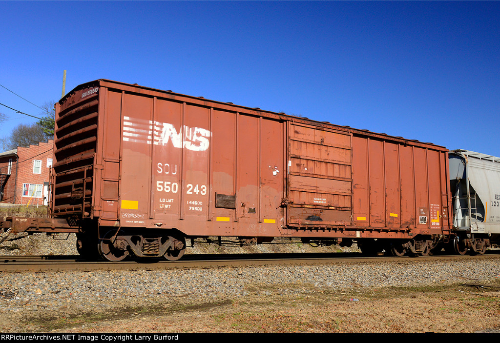 NS-SOU Box Car